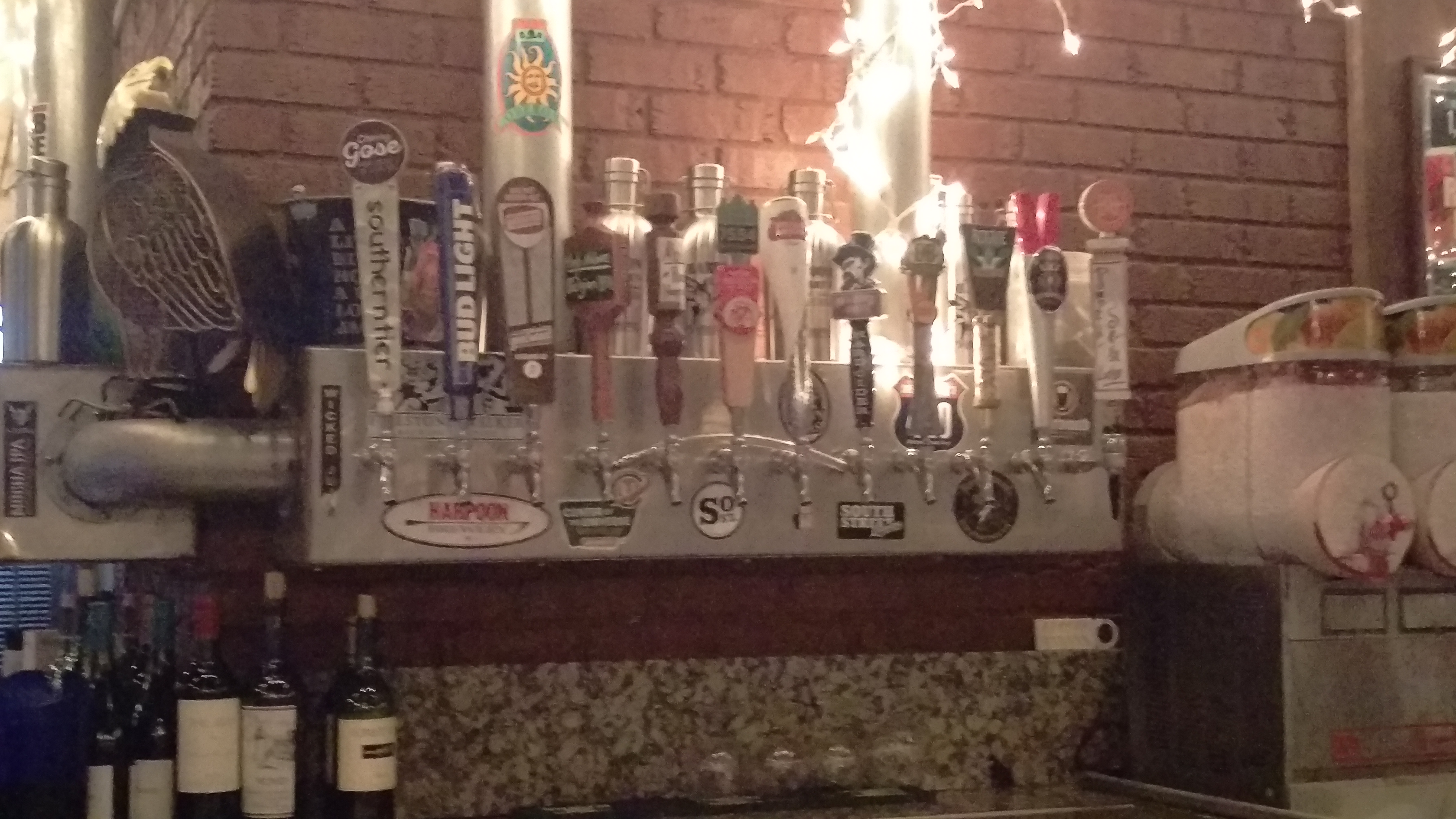 Harpoon Larry's Fish House & Oyster Bar, Newport News, VA | Bob's Beer Blog